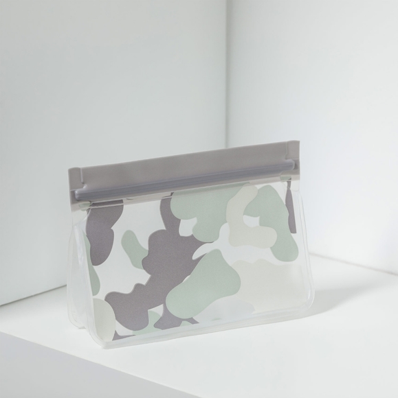 thirty-one | Kitchen | Thirtyones Reusable Snack Bag Duo In Soft Camo ...
